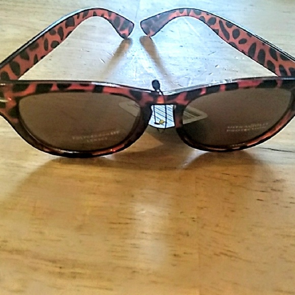 Accessories | Nwt Stylish Tortoise Shell Sunglasses | Poshmark